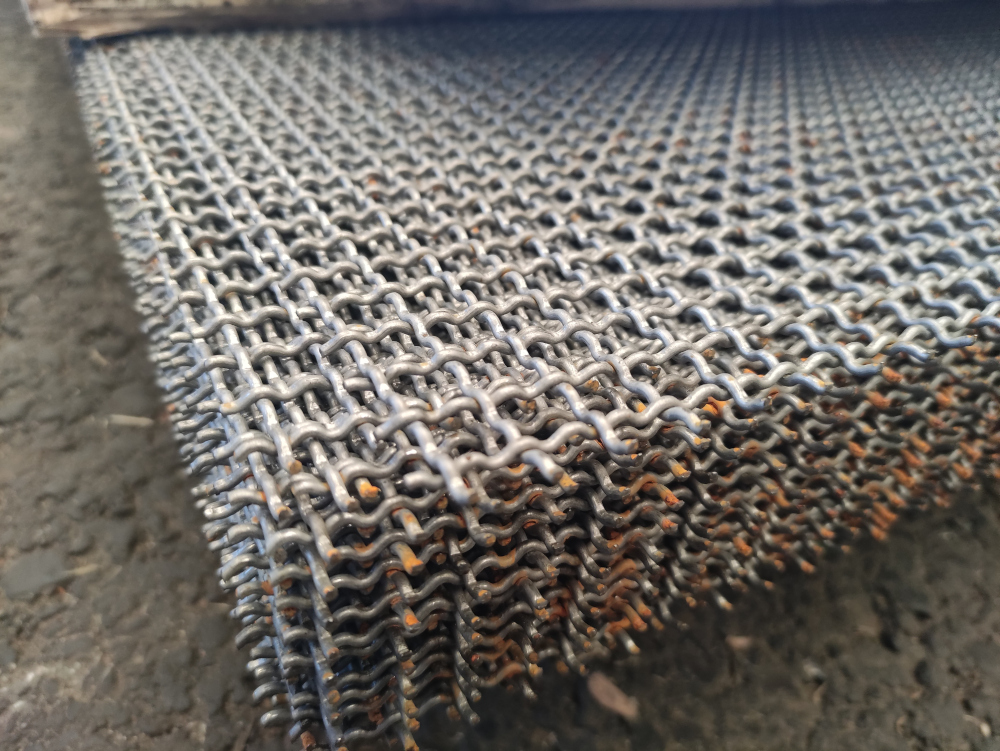 2x1250x2500 Verkkolevy 10mm kuvio - Mustajärvi.fi
